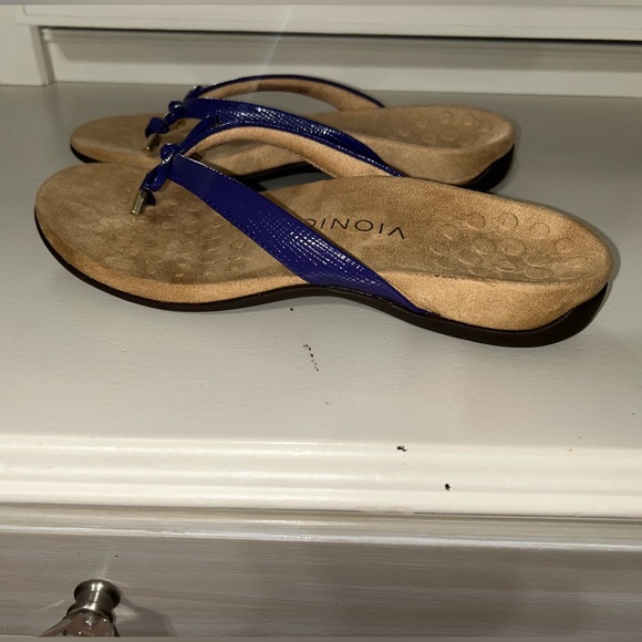 Vionic | Shoes | New Vionic Purple Bella Ii Lizard Orthopedic Thong ...